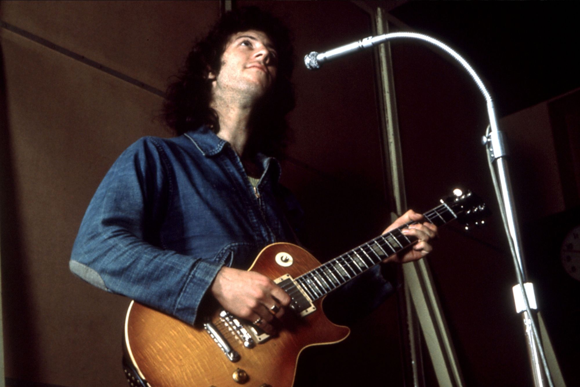 Features- Guitar Interactive Magazine